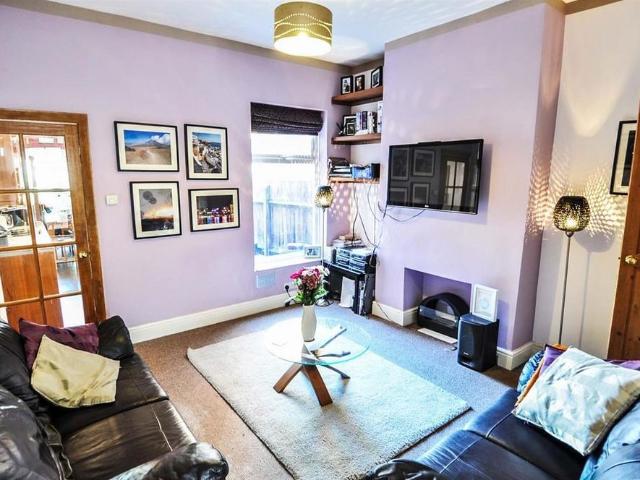 2 bedroom terraced house to rent