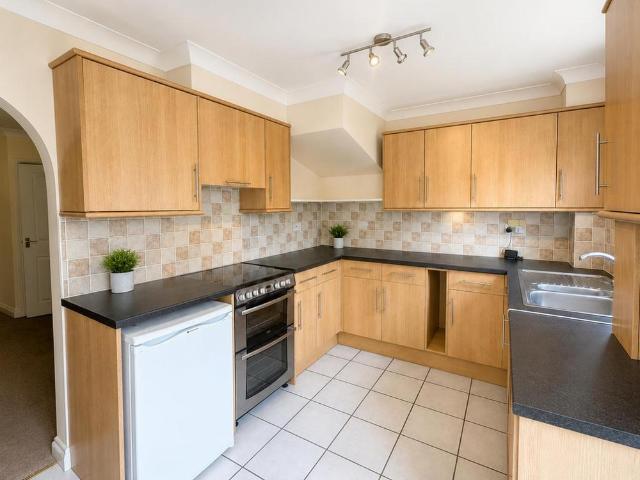 2 bedroom terraced house to rent