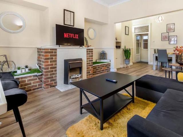 2 bedroom terraced house to rent
