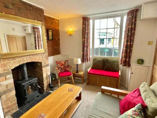 2 bedroom terraced house to rent