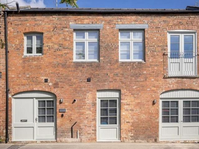 2 bedroom terraced house to rent