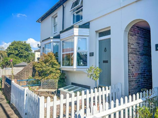 2 bedroom terraced house to rent