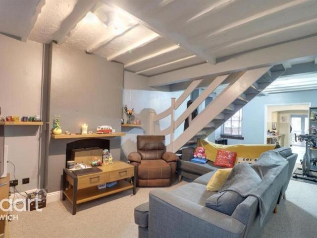 2 bedroom terraced house to rent