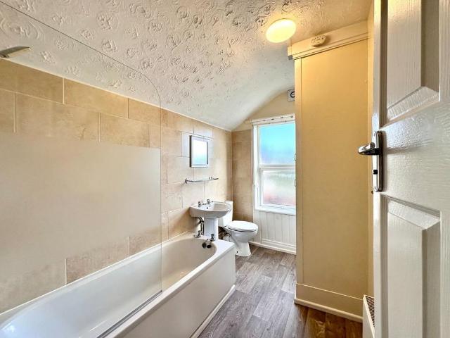 2 bedroom terraced house to rent