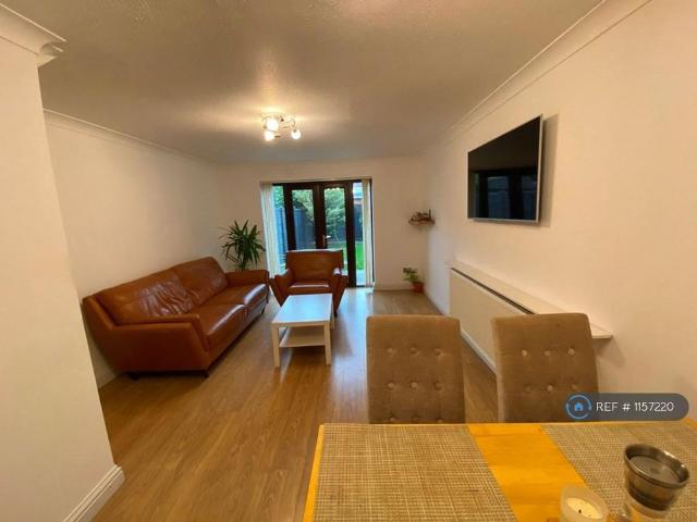 2 bedroom terraced house to rent