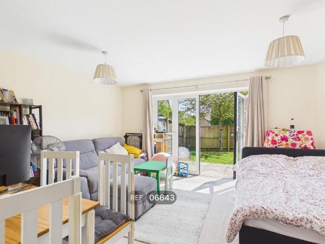 2 bedroom terraced house to rent