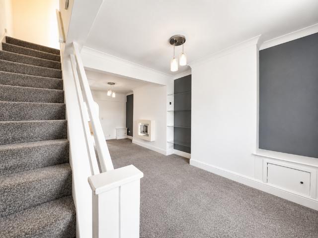 2 bedroom terraced house to rent