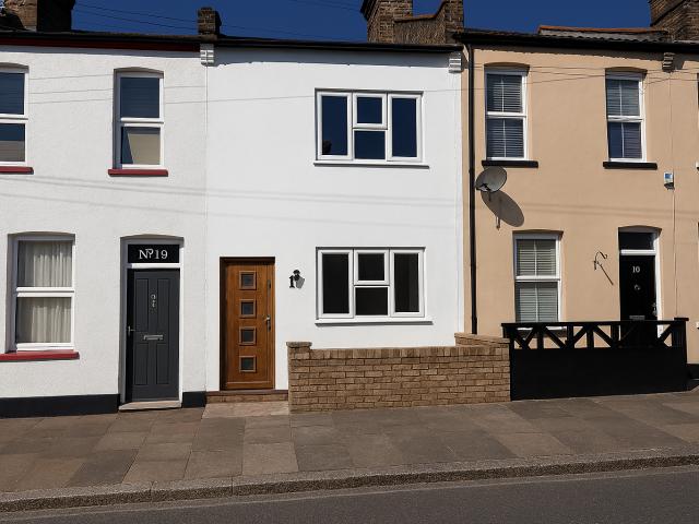 2 bedroom terraced house to rent