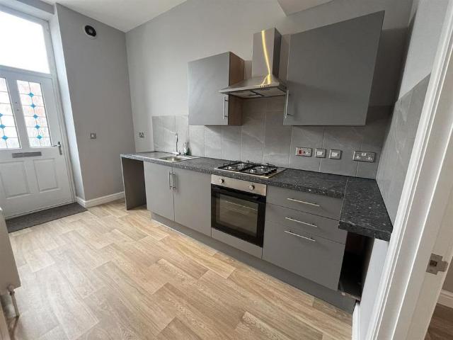 2 bedroom terraced house to rent
