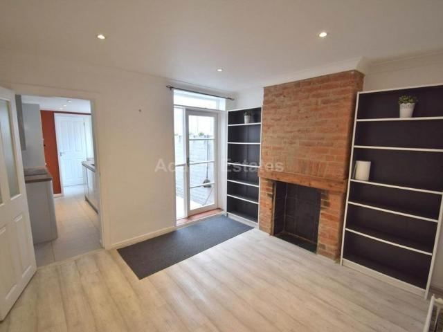 2 bedroom terraced house to rent