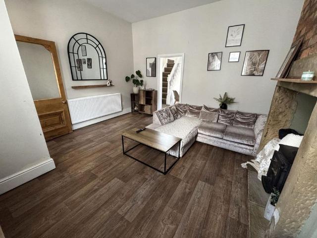 2 bedroom terraced house to rent
