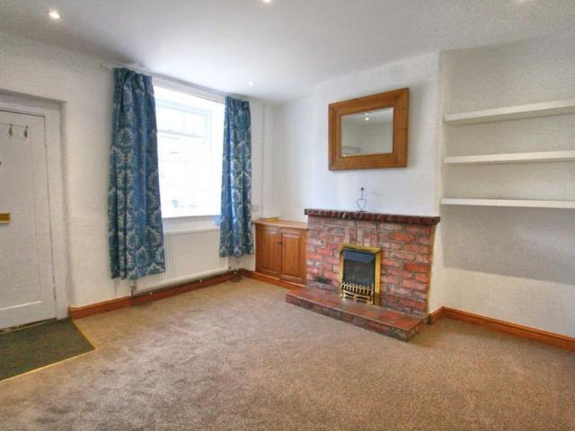 2 bedroom terraced house to rent