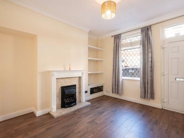 2 bedroom terraced house to rent