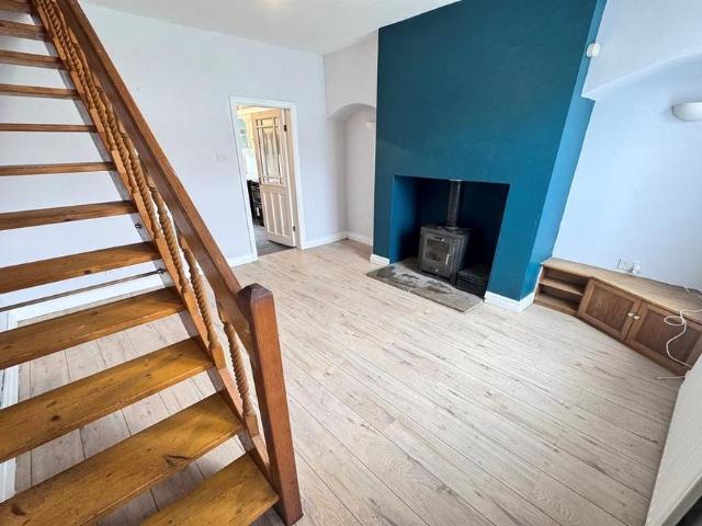 2 bedroom terraced house to rent