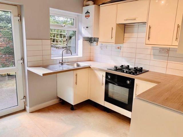 2 bedroom terraced house to rent