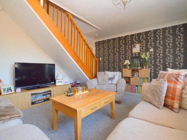 2 bedroom terraced house to rent
