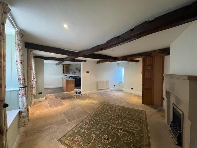 2 bedroom terraced house to rent