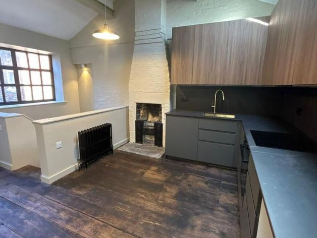 2 bedroom terraced house to rent
