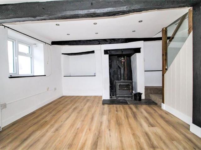 2 bedroom terraced house to rent