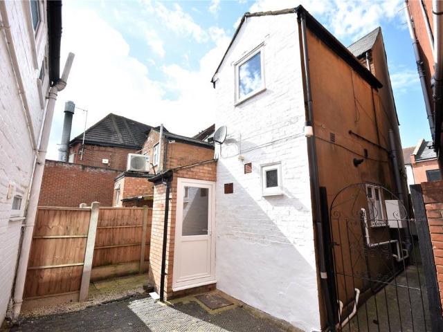 2 bedroom terraced house to rent