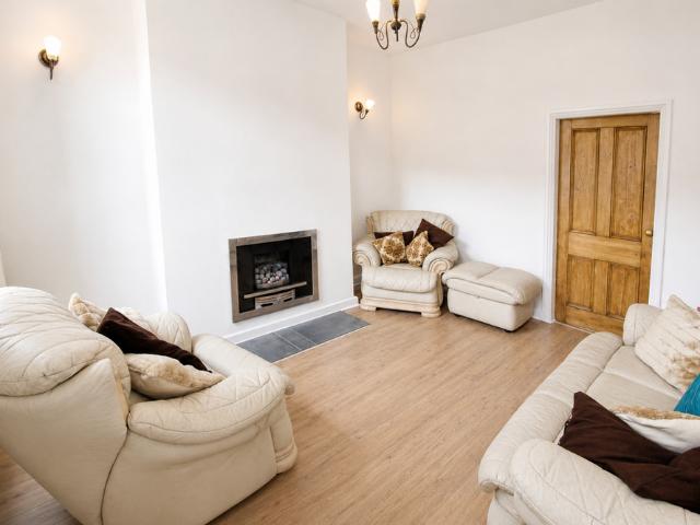 2 bedroom terraced house to rent