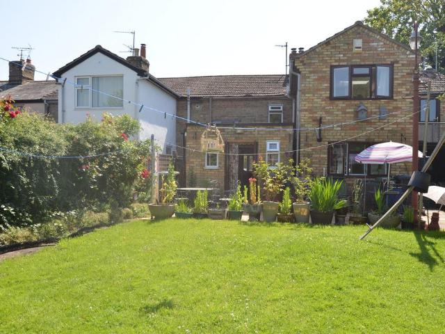2 bedroom terraced house to rent