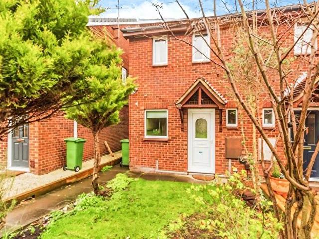 2 Bedroom Terraced House To Rent In Aspen Close, Aylesbury, HP20