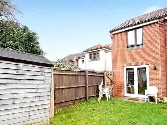 2 Bedroom Terraced House To Rent In Bampton Close, Oxford, OX4