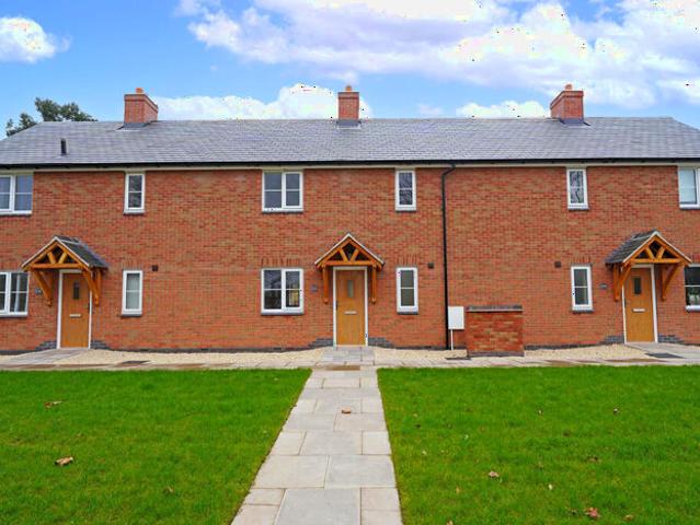 2 Bedroom Terraced House To Rent In Braunstone Lane, Leicester, Leicestershire, LE3