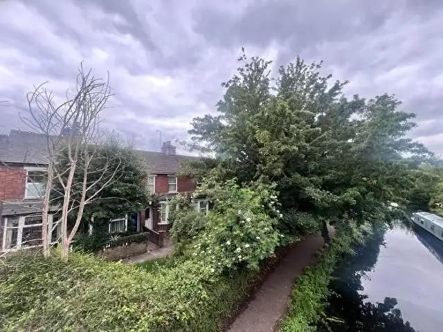 2 Bedroom Terraced House To Rent In Coronation Villas, Aylesbury, HP21