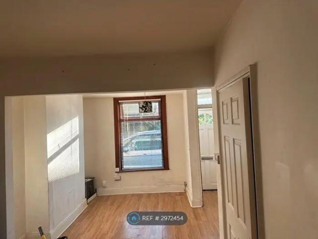 2 Bedroom Terraced House To Rent In Cross St, Kettering, NN16
