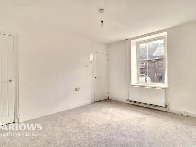 2 Bedroom Terraced House To Rent In East Road, Ferndale, CF43