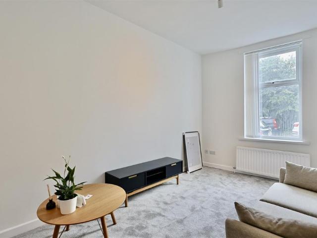 2 bedroom Terraced House to rent in Henry Street, North Shields NE29