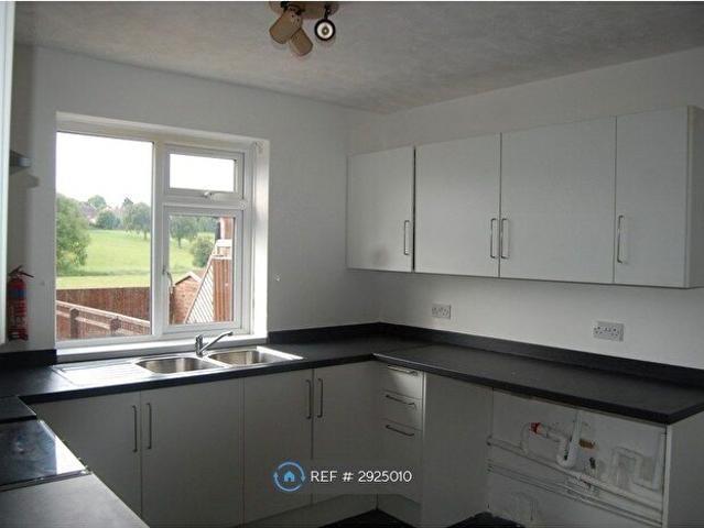 2 Bedroom Terraced House To Rent In Henshaw Road, Wellingborough, NN8