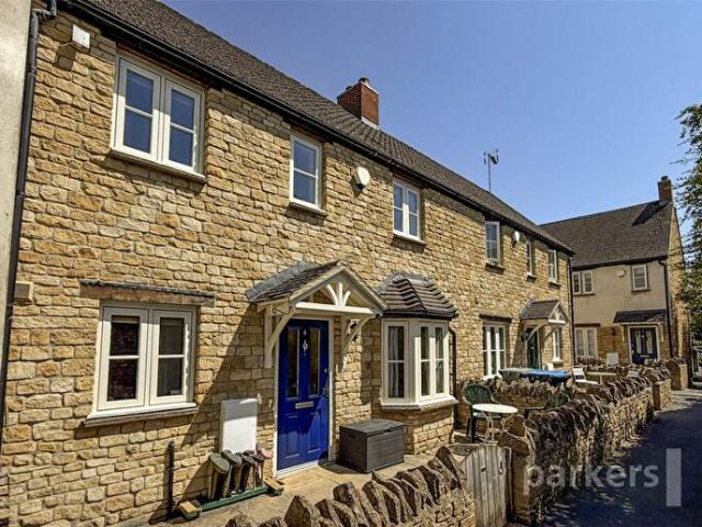 2 Bedroom Terraced House To Rent In High Street, Witney, Oxfordshire, OX28