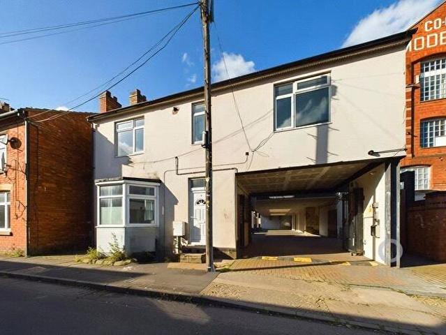 2 Bedroom Terraced House To Rent In King Street, Kettering, Northamptonshire, NN16