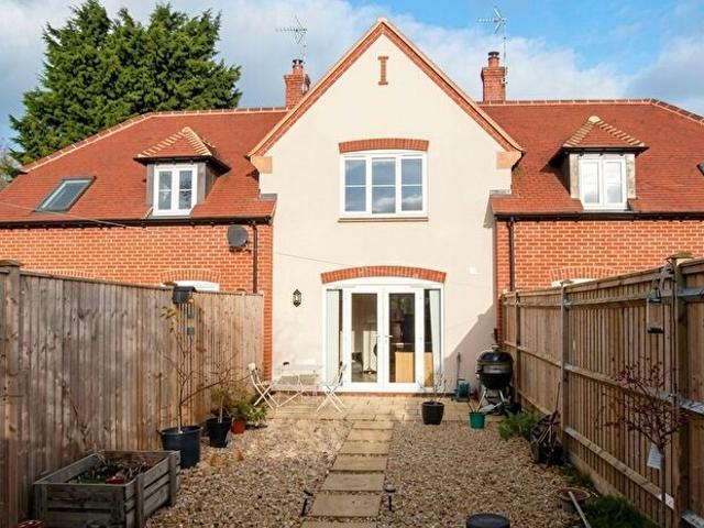 2 Bedroom Terraced House To Rent In London Road, Postcombe, OX9