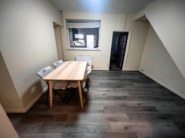 2 Bedroom Terraced House To Rent In Spring Terrace, Swansea, SA1