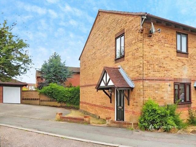 2 Bedroom Terraced House To Rent In Sycamore Gardens, Bicester, OX26