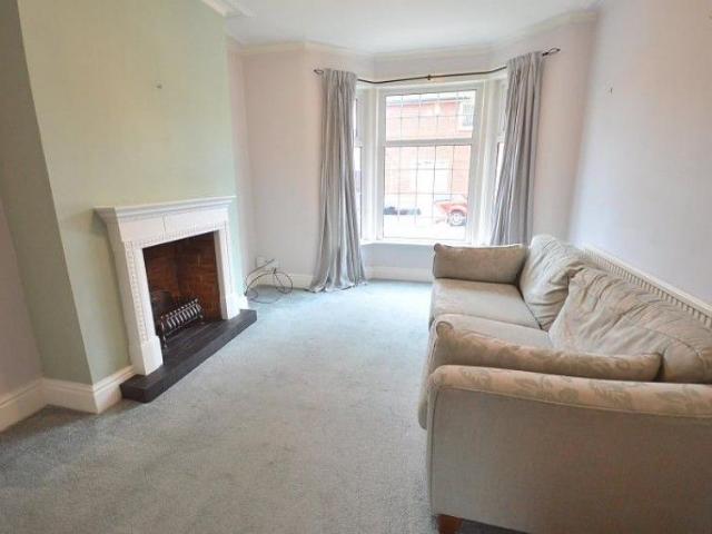 2 Bedroom Terraced Available Arranging tenancy