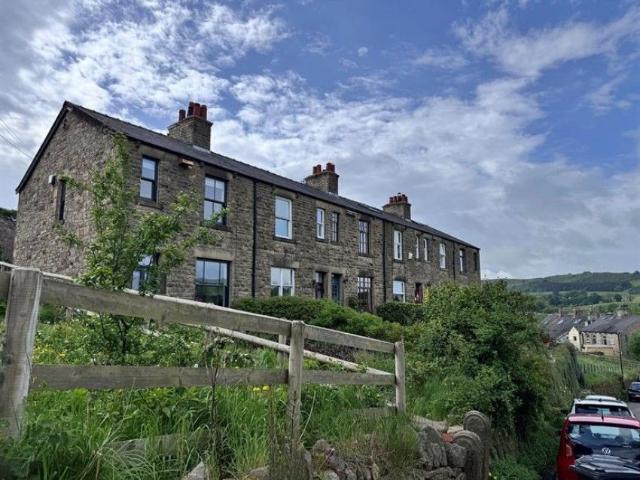 2 Bedroom Terraced To Let