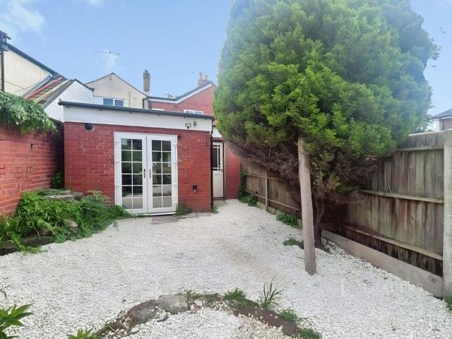 2 bedroom terraced to rent Hanbury Road, Stoke Heath, Bromsgrove, Worcestershire, B60