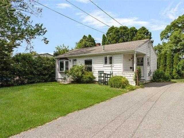 2 bedroom, Tiverton RI 02878 104266653