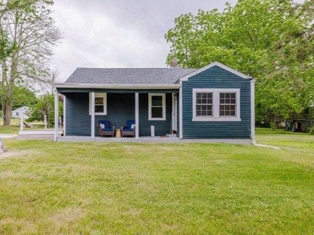 2 bedroom, Tiverton RI 02878 104351319