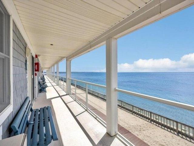 2 bedroom, Truro MA 02666 102121630