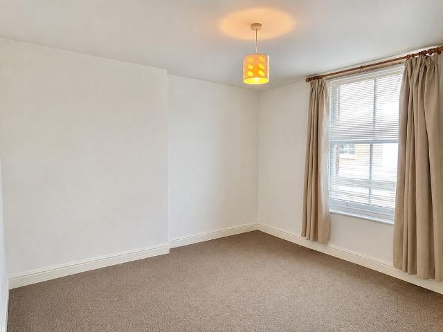 2 bedroom Two Bedroom Maisonette to rent