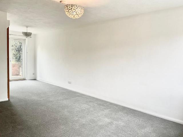 2 bedroom Two Bedroom Terrace House to rent