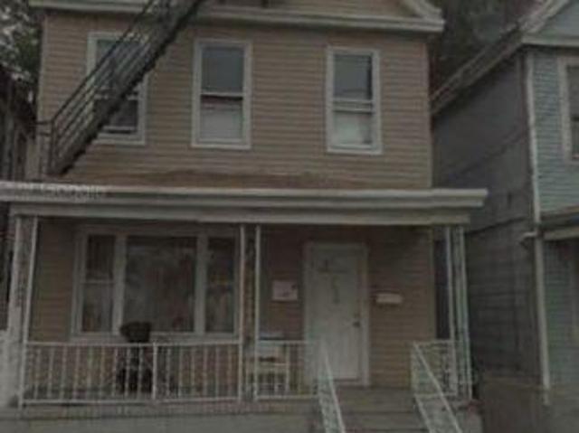 2 Bedroom Two Family House in Elizabeth