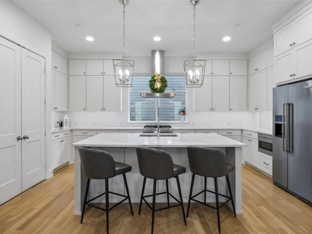2 bedroom, Tx Tx 102588750