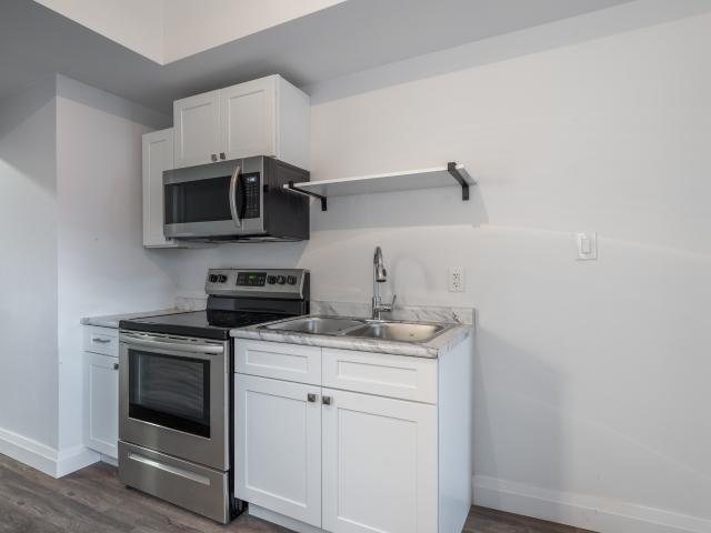 2 Bedroom Unit close to downtown